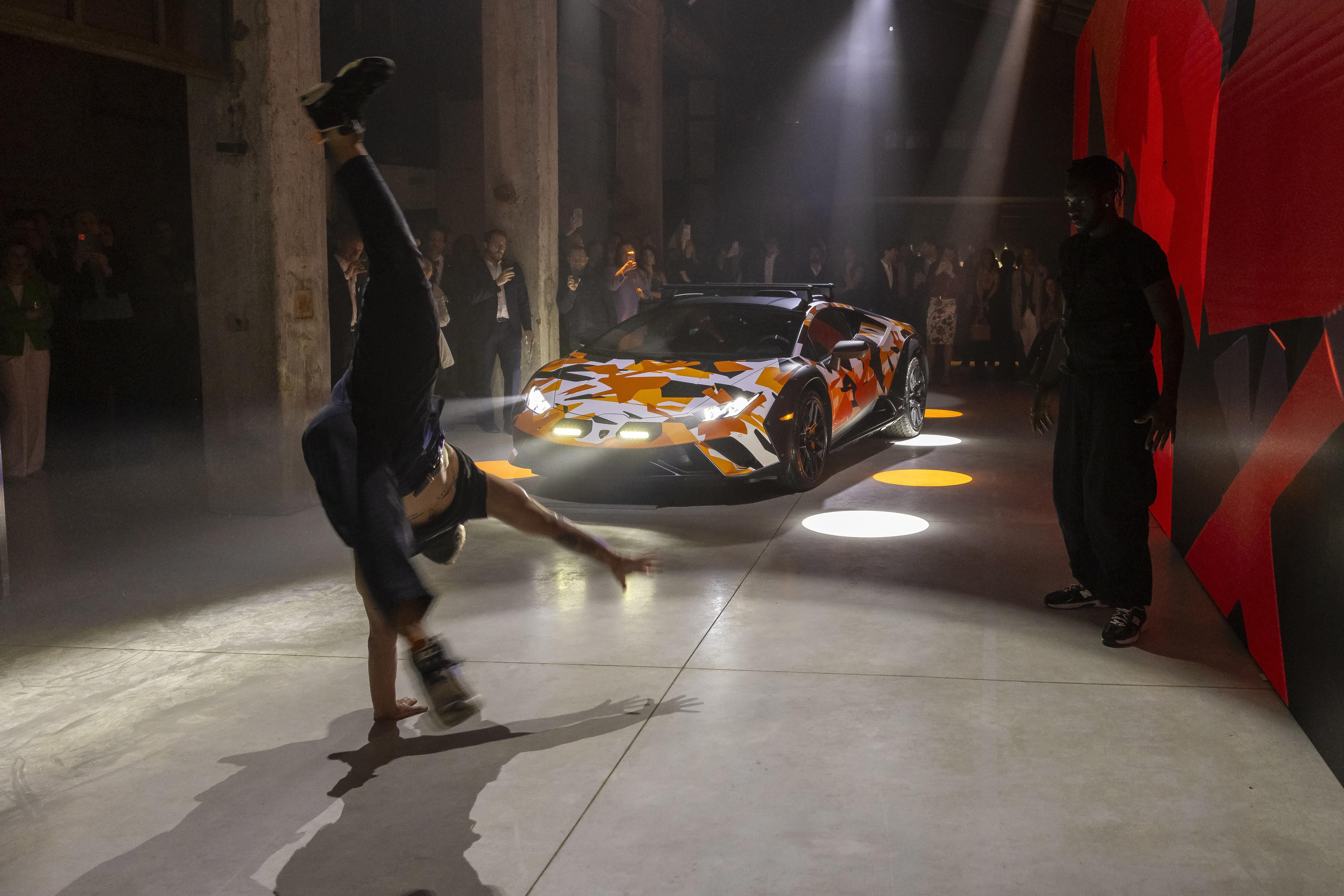Lamborghini Unveils All-Terrain Huracán Sterrato Special Edition at ...